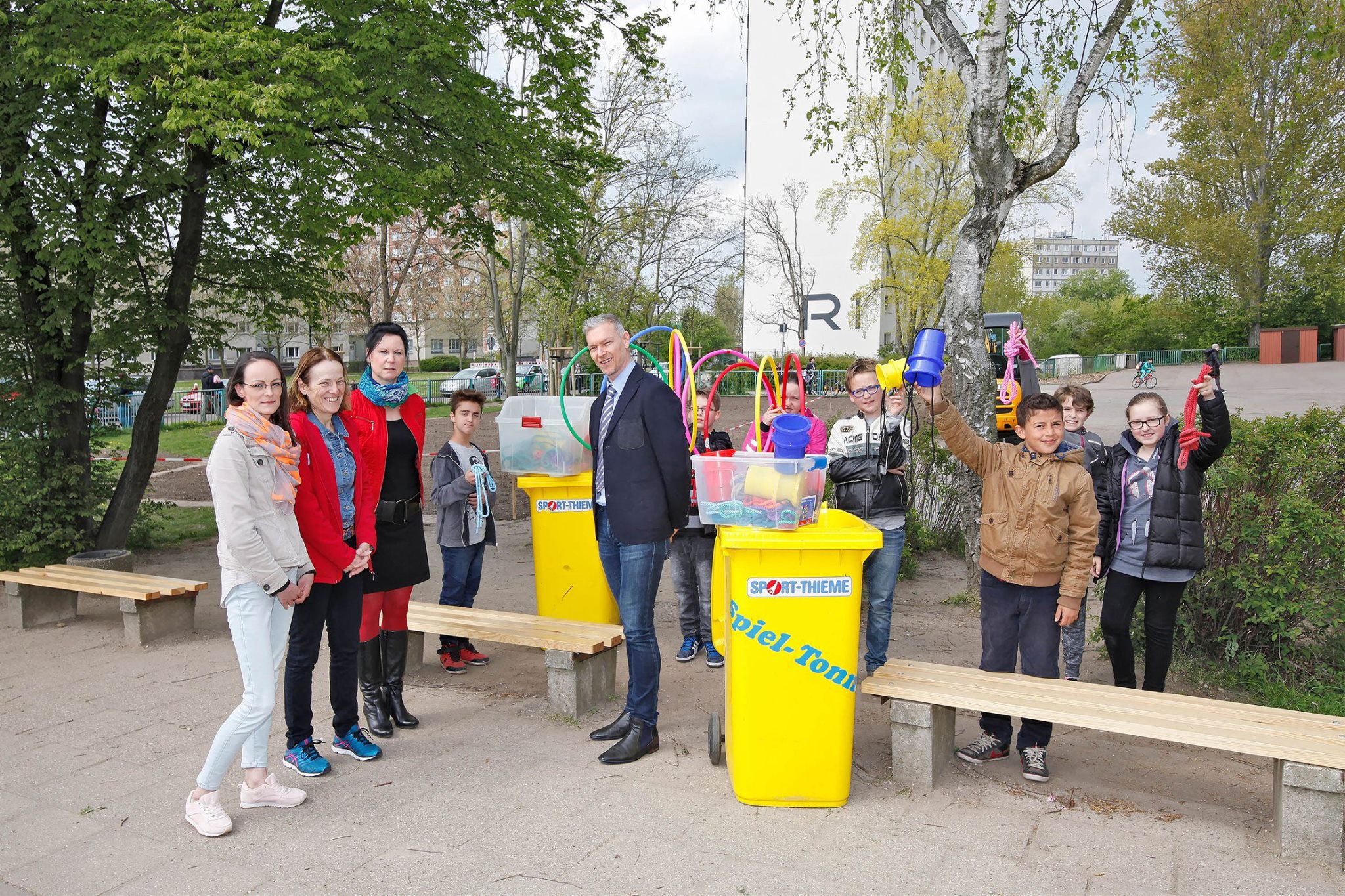 Schulhof an der Grundschule Südstadt wurde aufgehübscht – Du bist Halle