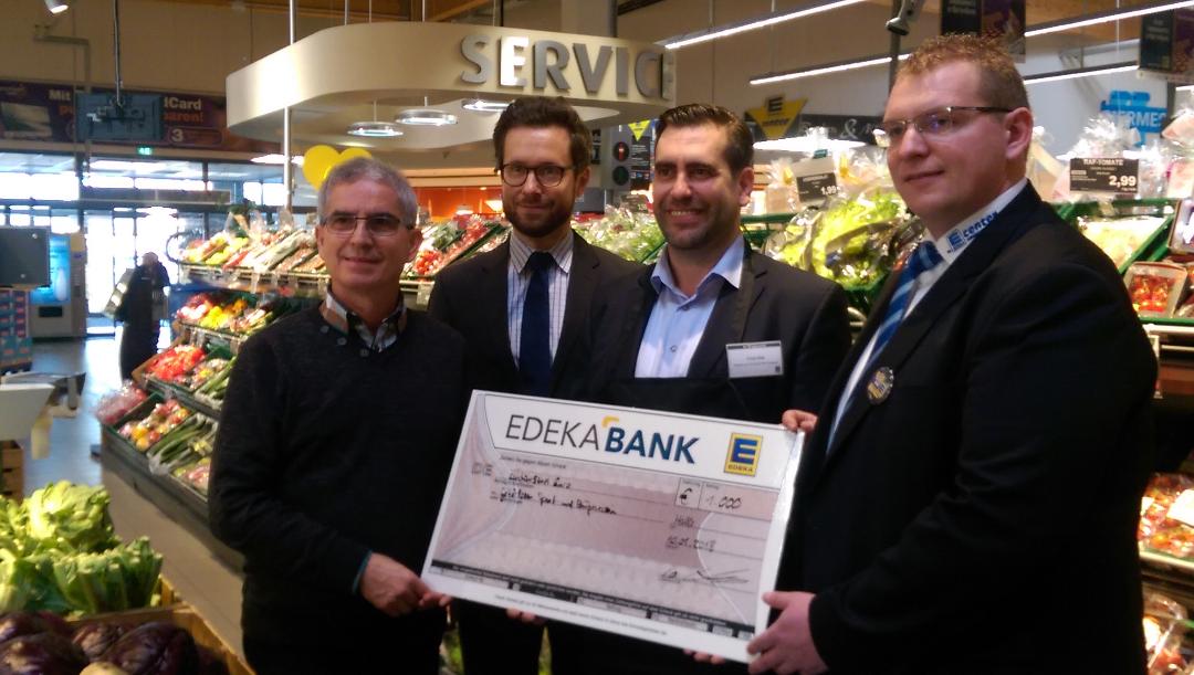 FDP-Landeschef Sitta sitzt für guten Zweck an der Edeka-Kasse – Du bist ...