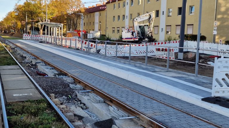 Neue barrierefreie Haltestelle in der Merseburger Straße in Betrieb ...