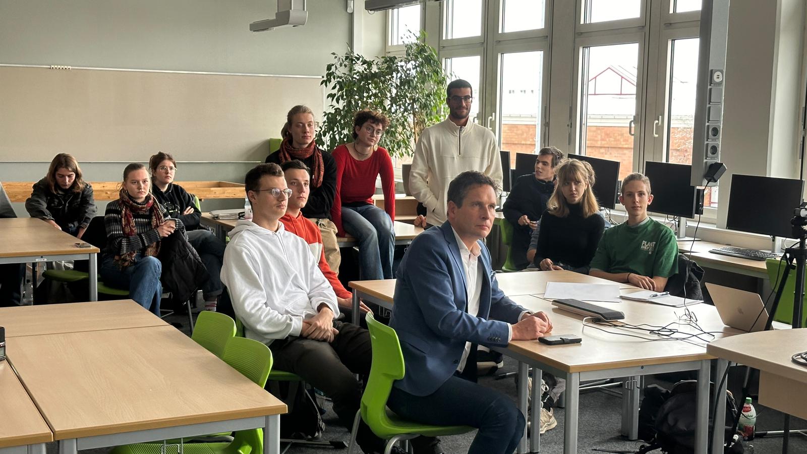 Emotionales Online-Meeting zwischen dem Elisabeth-Gymnasium und der ...