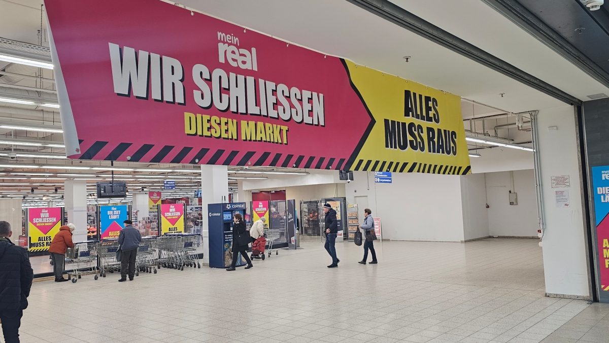 “Wir schließen”: Ausverkauf bei “Mein Real” in Halle-Neustadt – Bäcker ...