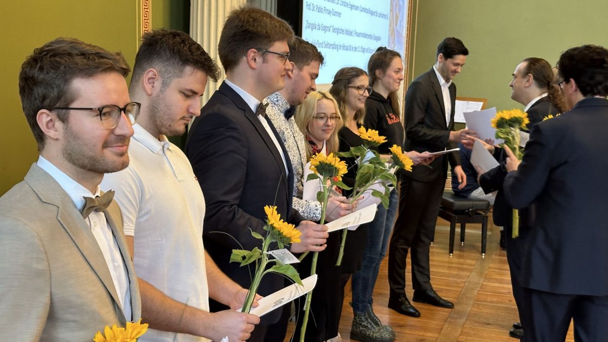 Erstes Staatsexamen gemeistert: Über 200 zukünftige Lehrerinnen und ...