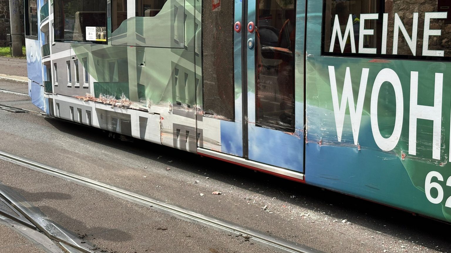 Straßenbahnen kollidieren an der Burg Giebichenstein – Du bist Halle