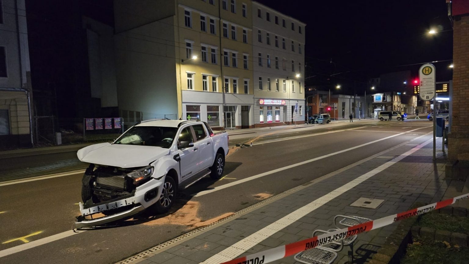 6 Verletzte bei schwerem Unfall in der Merseburger Straße in Halle (Saale) mit Polizeiauto – Du ...