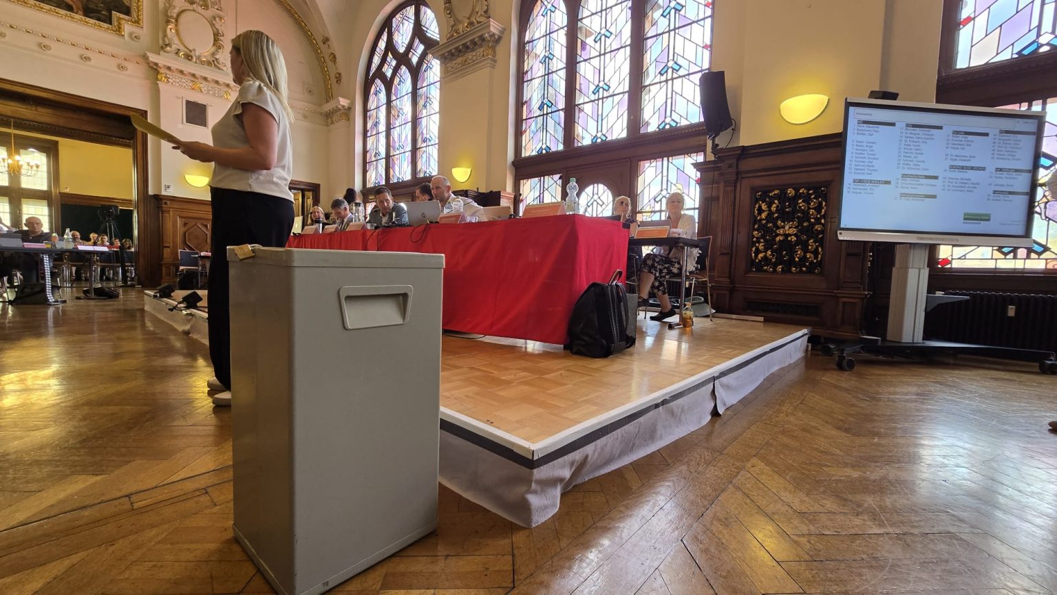 Das war der letzte Stadtrat von Halle (Saale) vor der Sommerpause: Verpackungssteuer vertagt ...