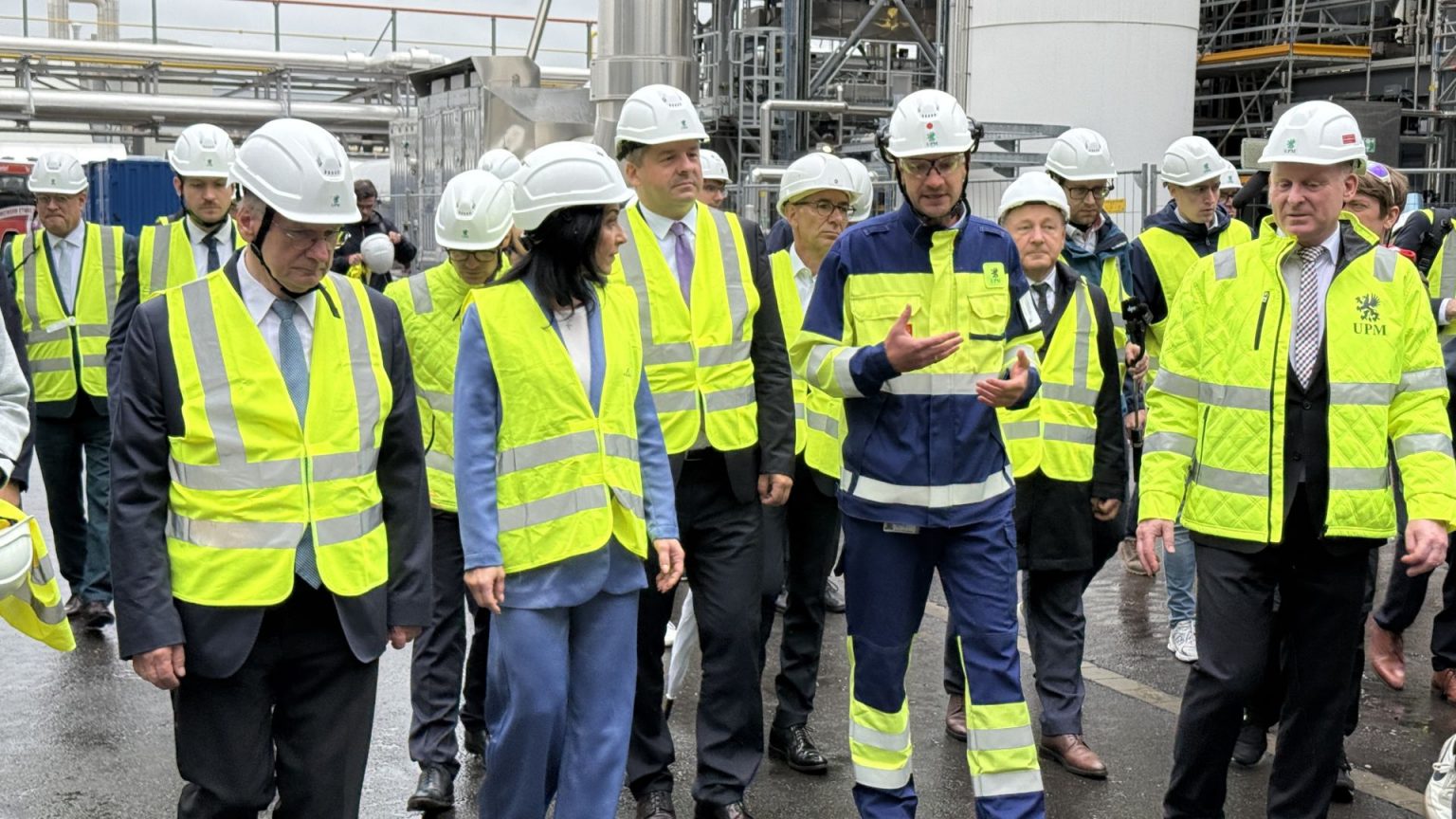 Bundesministerin für Energie und Wirtschaft besucht mit ...